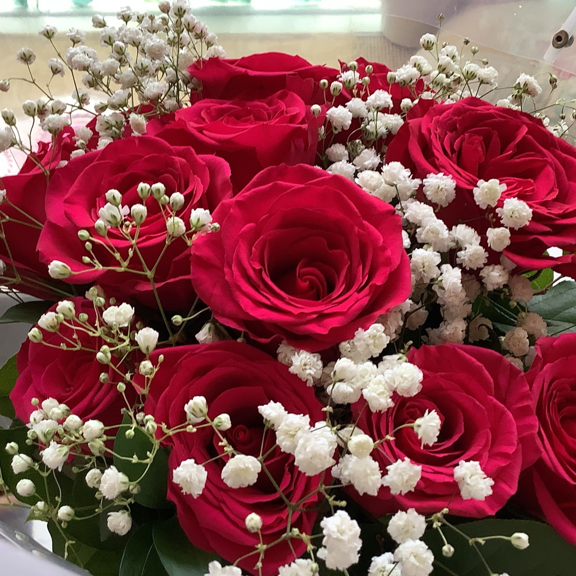 Meadowbrook Bag Bouquet dozen roses | Catskill Chocolate Co.